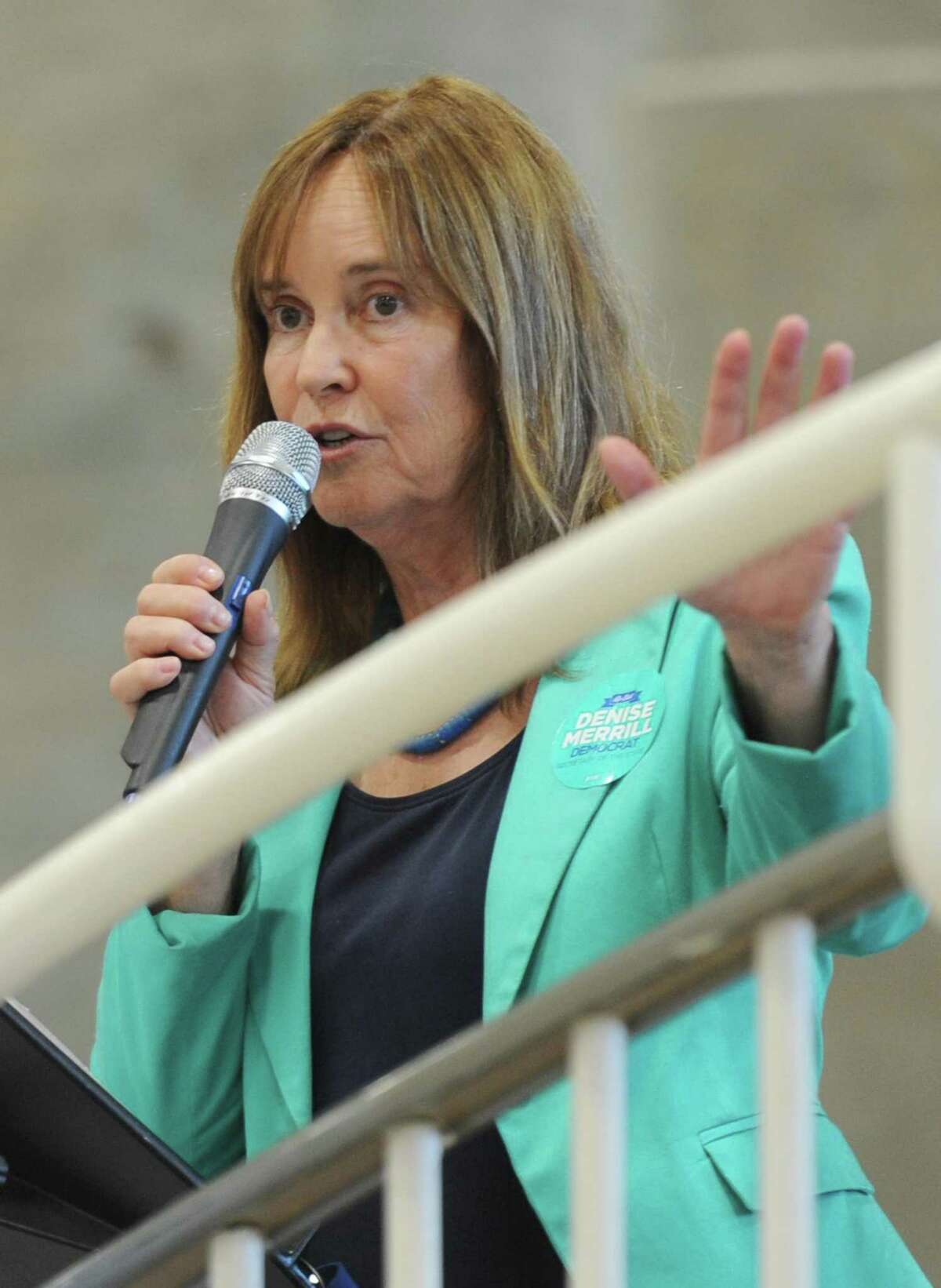 Greenwich Dems picnic draws record crowd