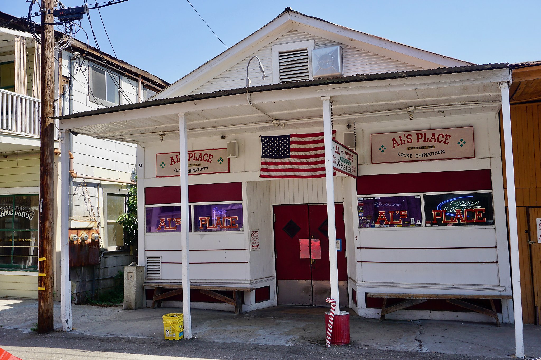 Quirky, colorful Al’s Place the key to good time in Locke