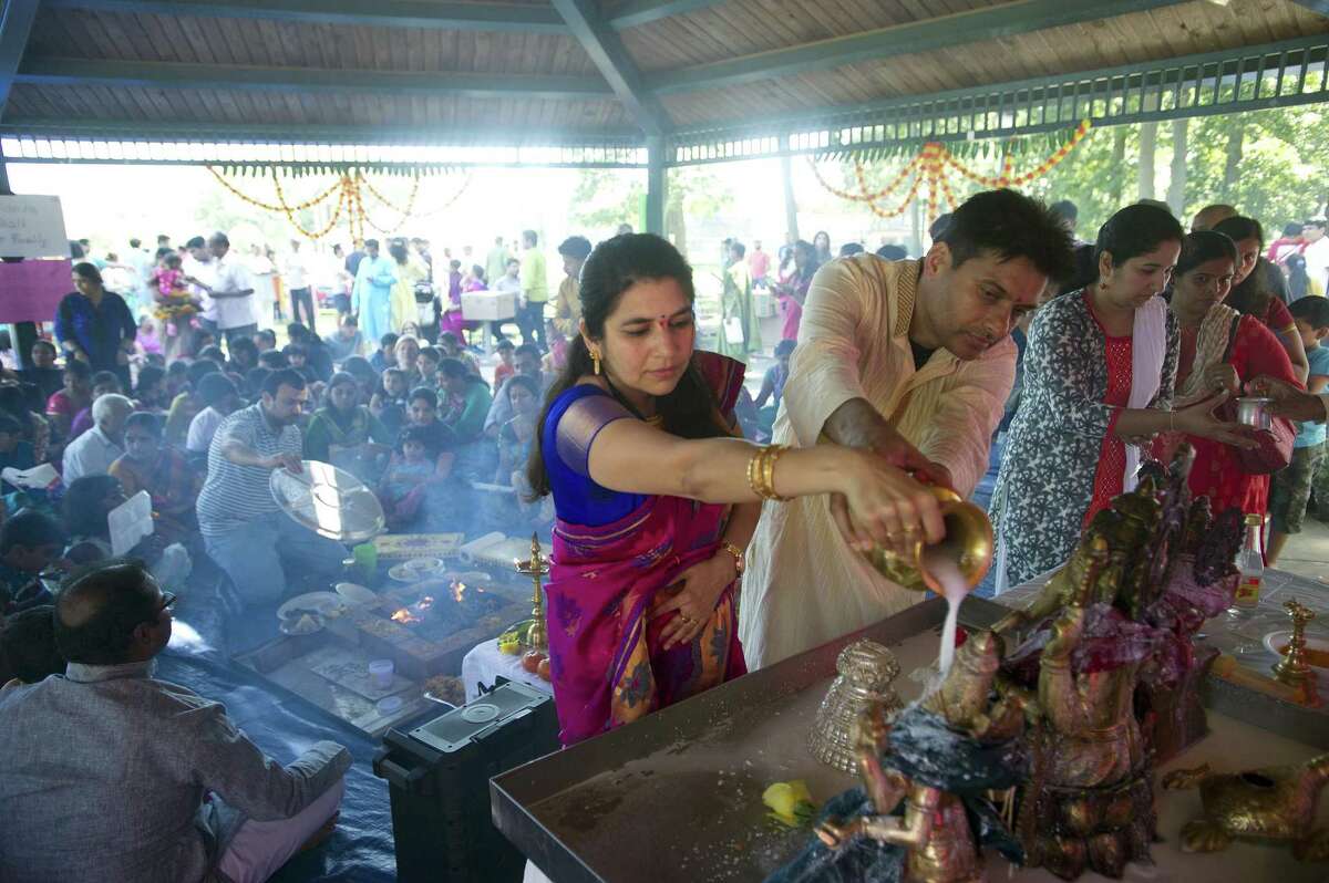 Hindus celebrate goddess in Scalzi Park