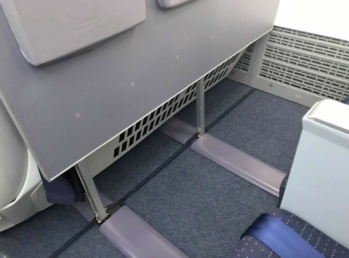 Copa Airlines unveils new 737 with lie-flat seats [PHOTOS]