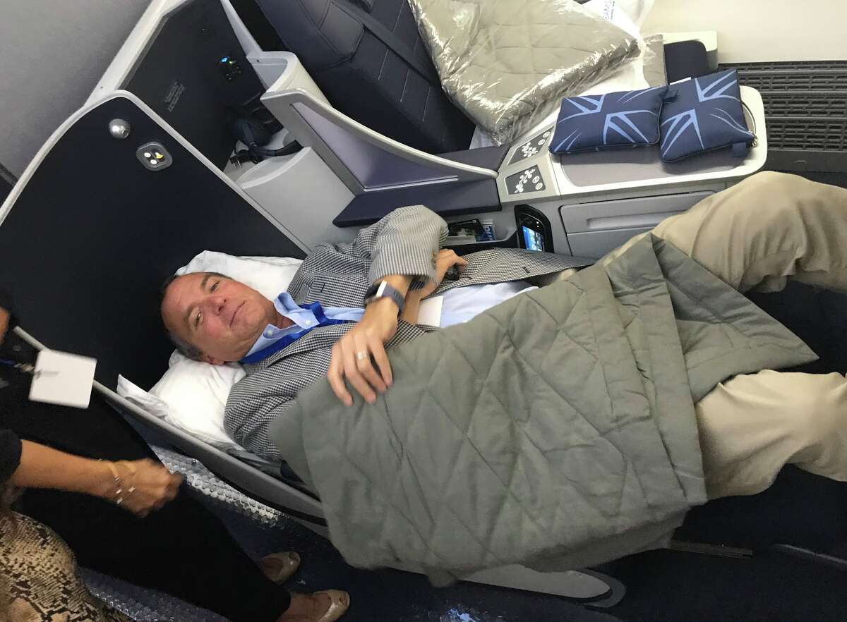 Copa Airlines unveils new 737 with lie-flat seats [PHOTOS]