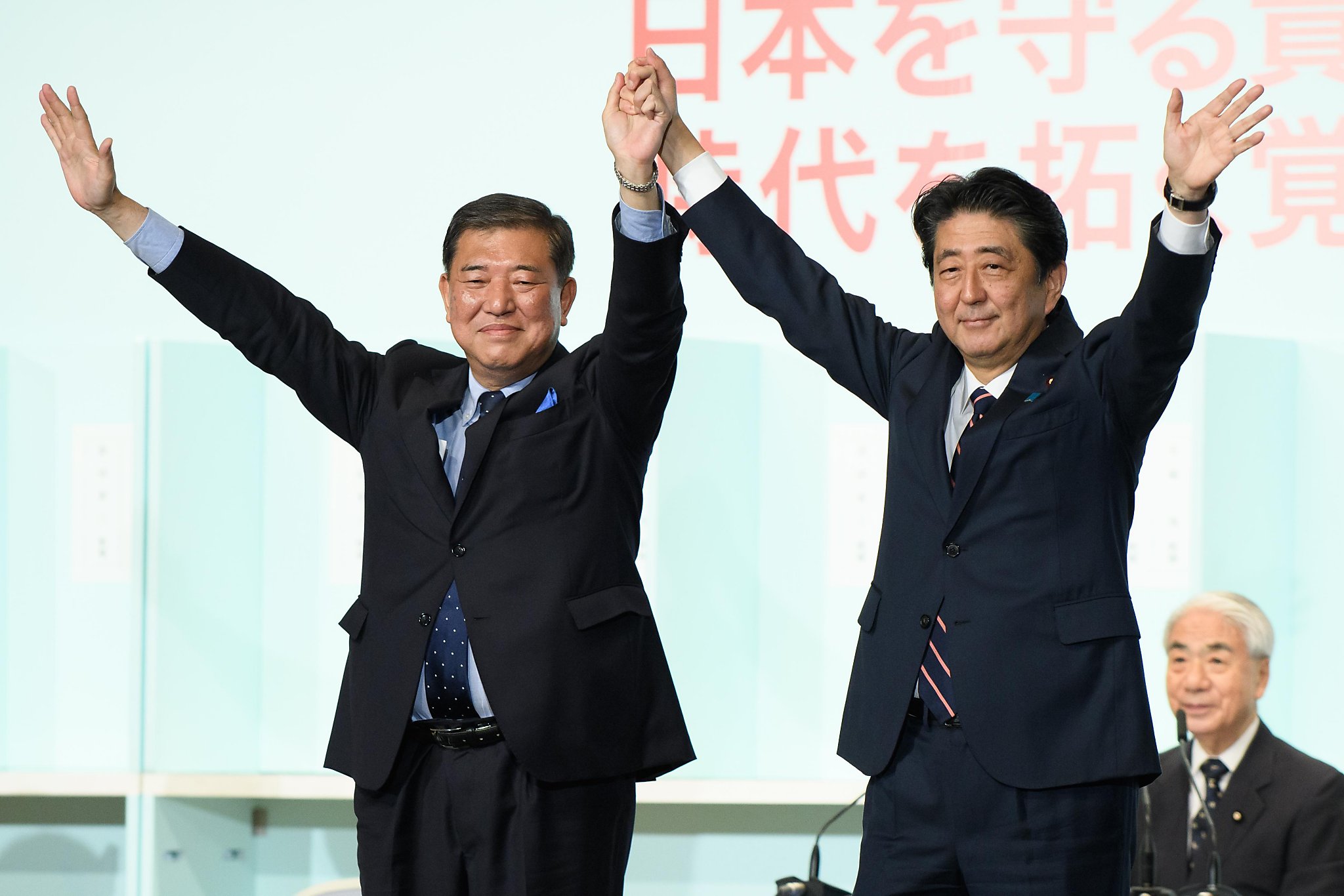 Abe one step closer to becoming Japan’s longest-serving premier