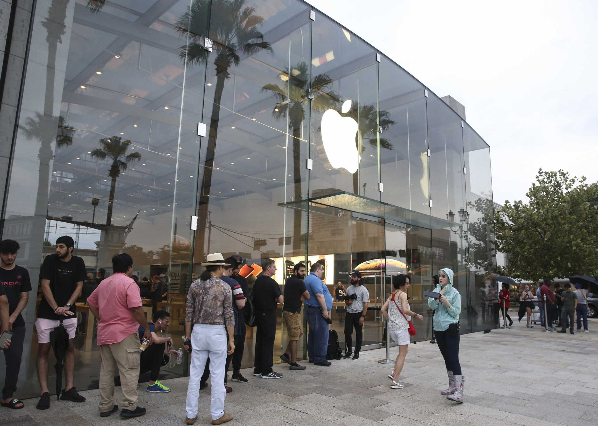 Apple may start reopening stores in first half of April