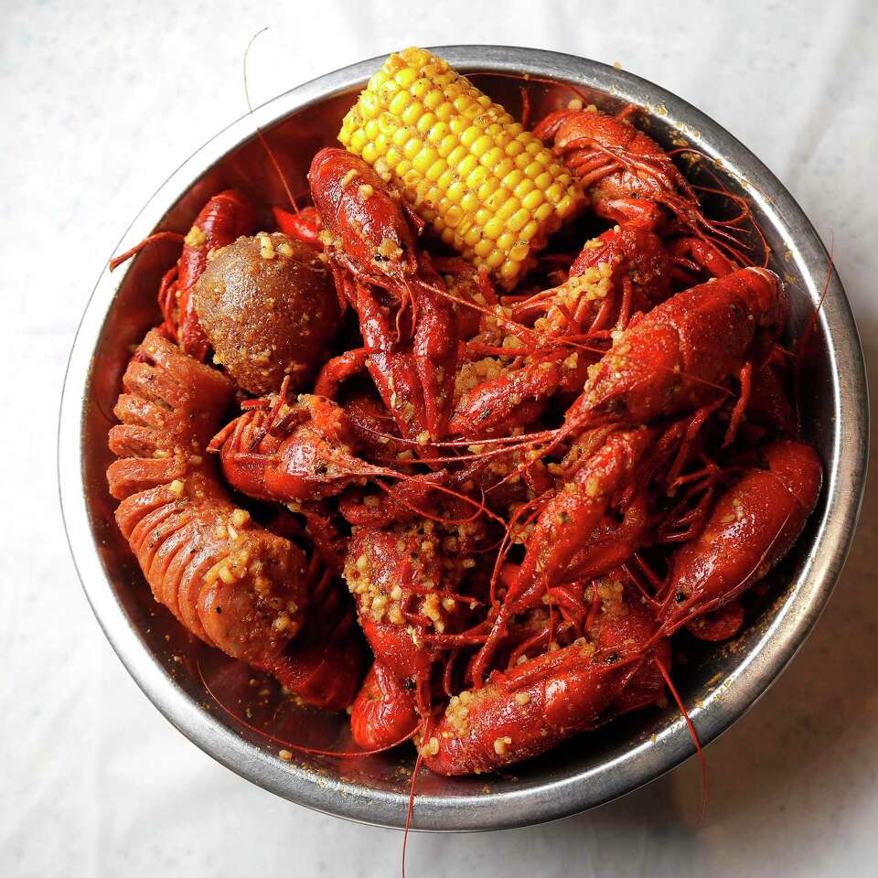 An insider's guide to Texas crawfish season