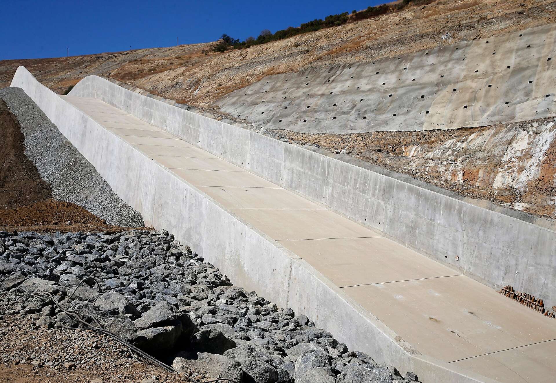 $823 million, 31 billion-gallon Calaveras Reservoir dam ready for debut