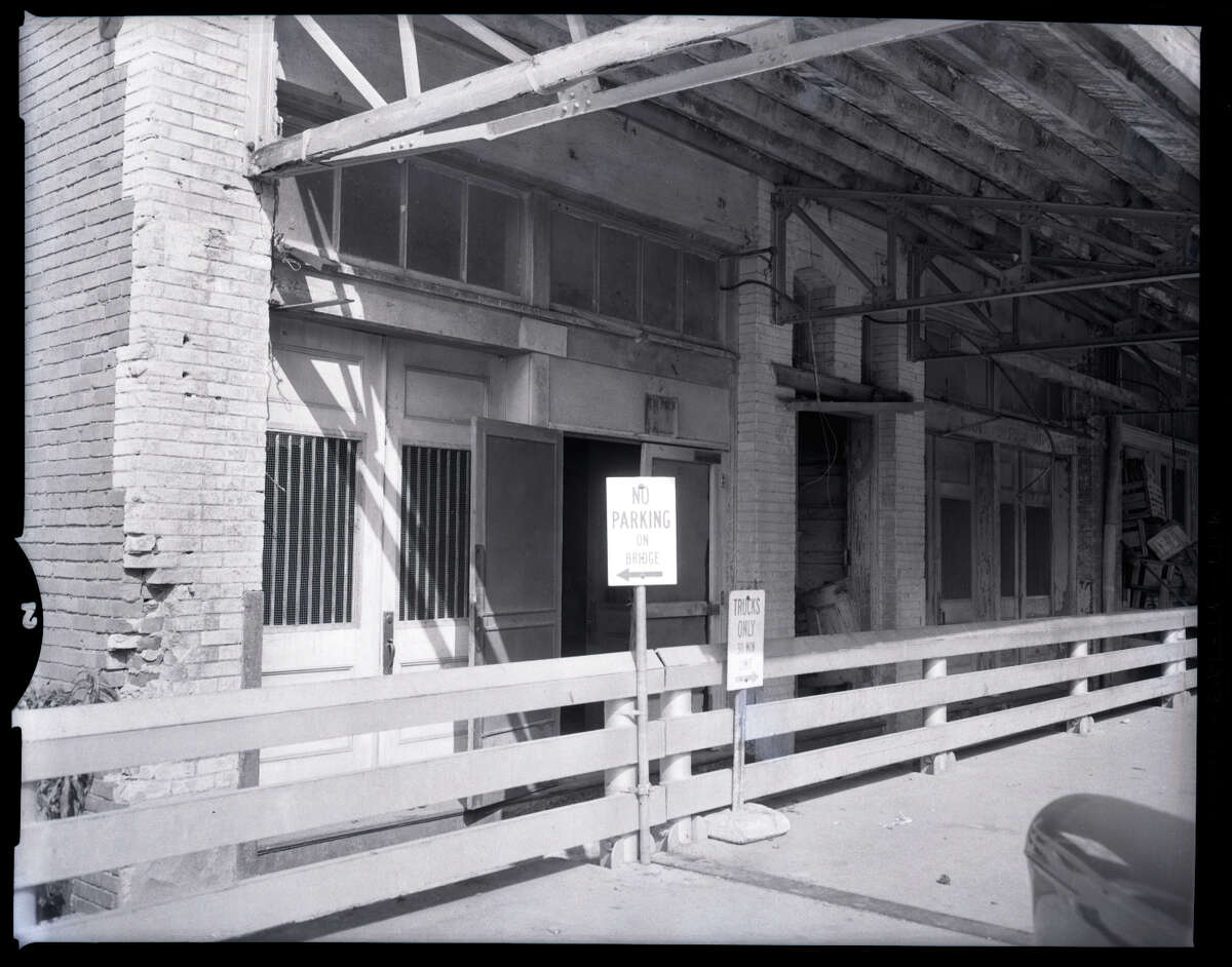 New Houston mural honors downtown's 'Produce Row' roots