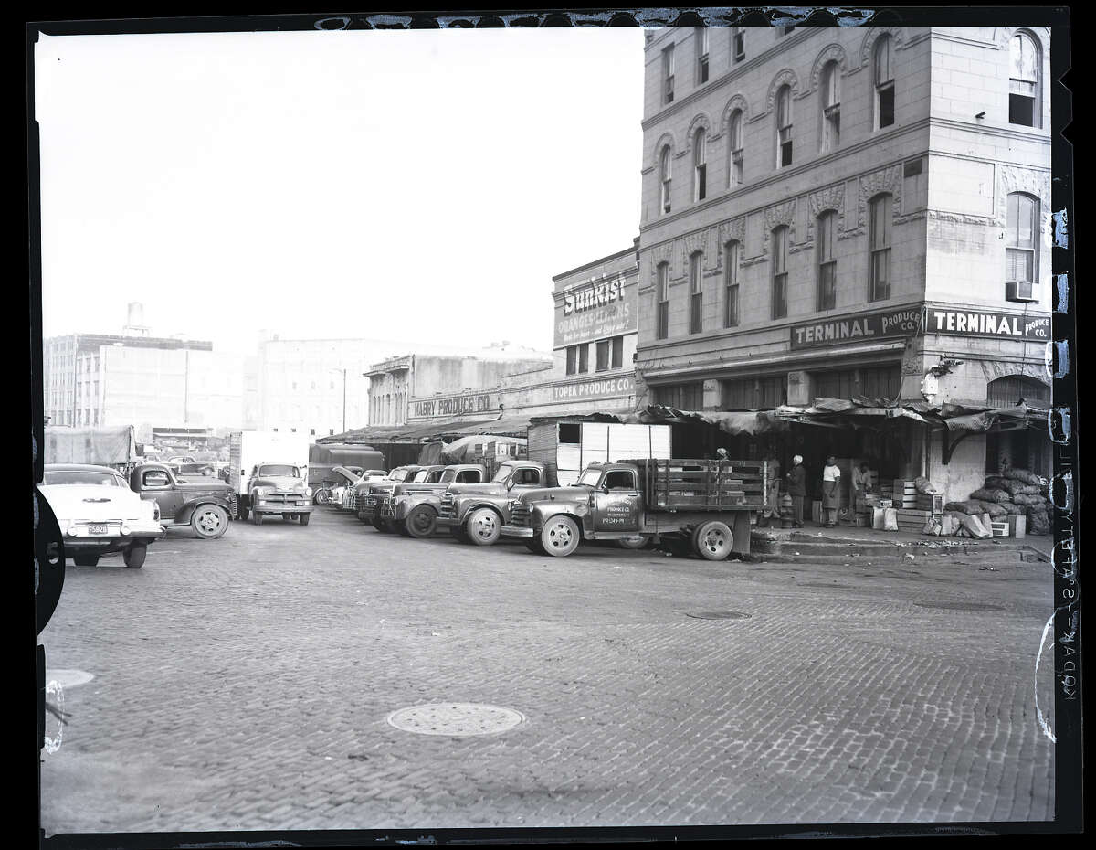 New Houston mural honors downtown's 'Produce Row' roots