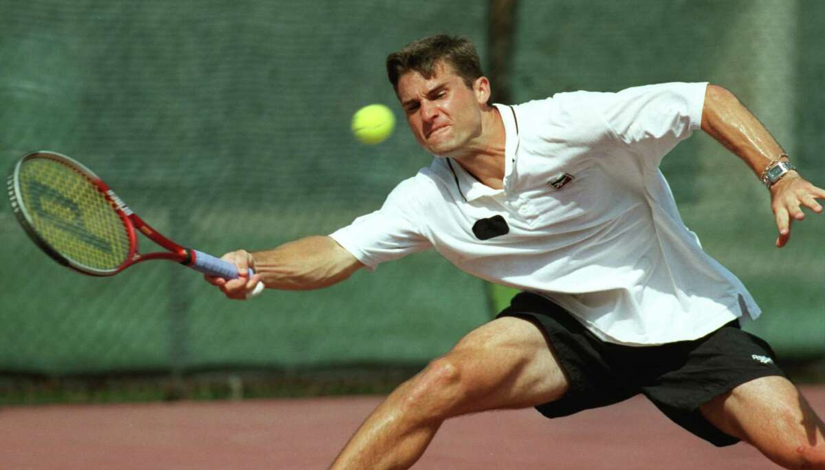 Brasington leads University of St. Thomas into varsity tennis debut