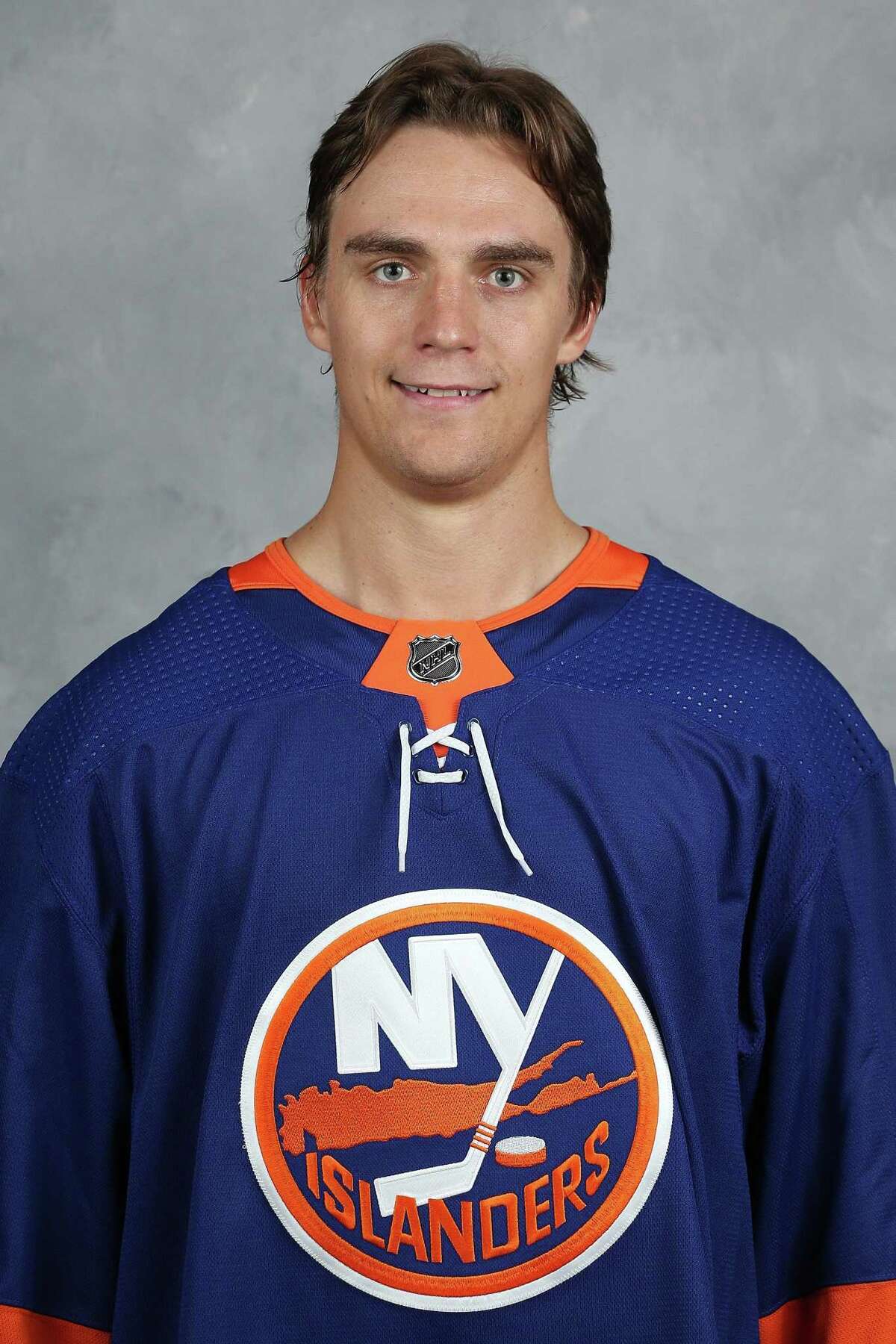 Holmstrom returns with unfinished Sound Tigers business