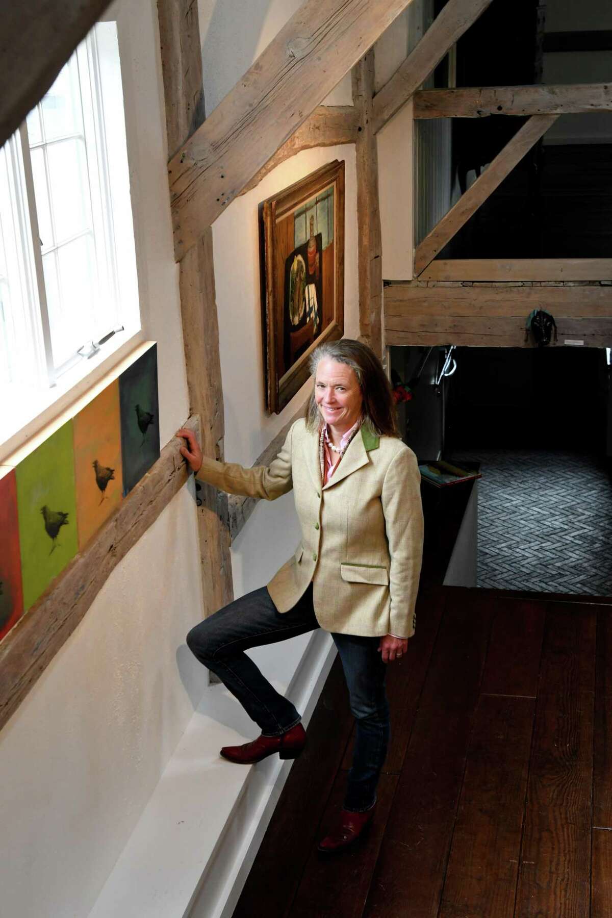 Lily Downing exhibits her ‘stable’ of artists in charming country-barn ...