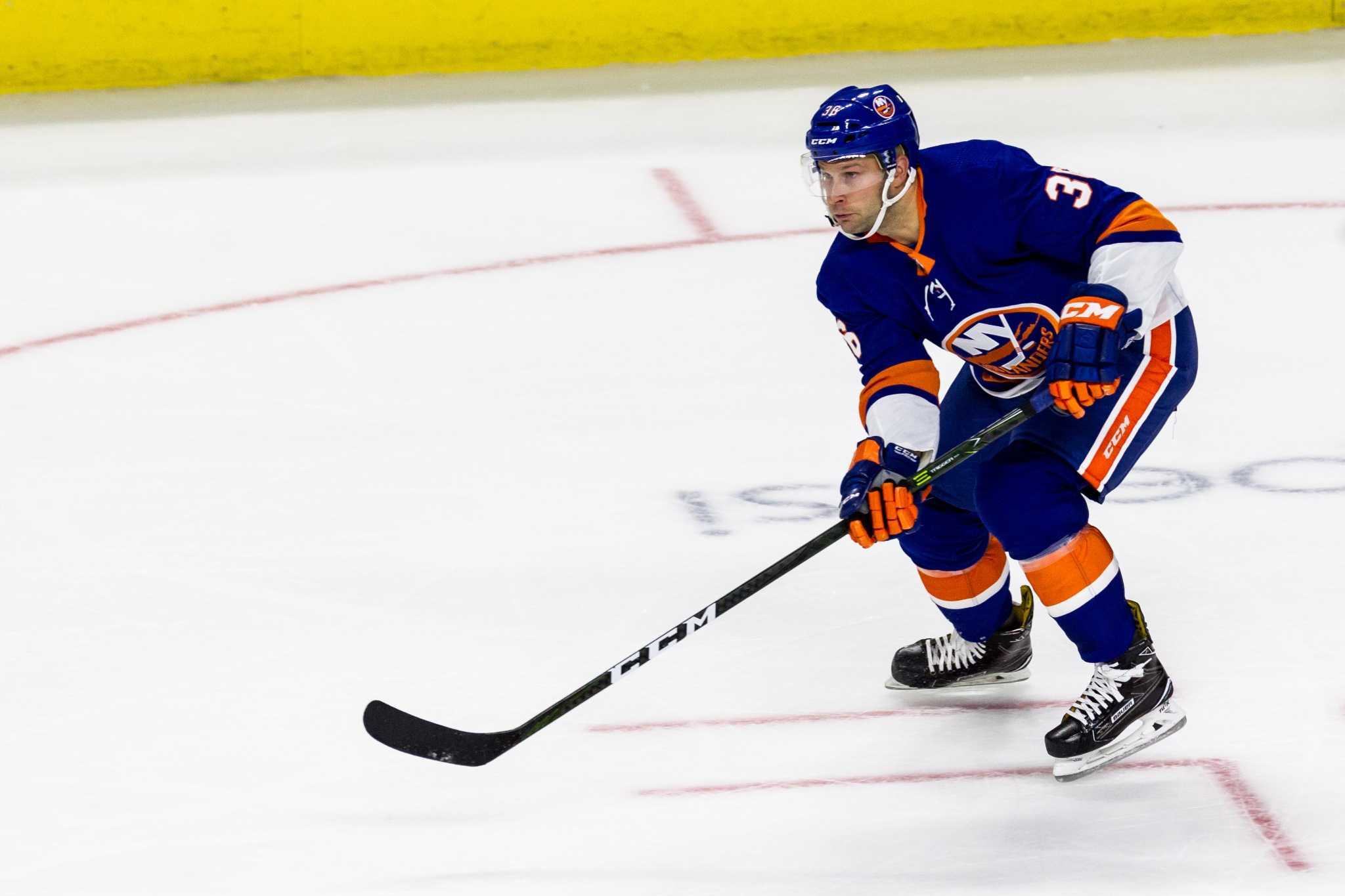 Longtime Devil Sislo joins Sound Tigers