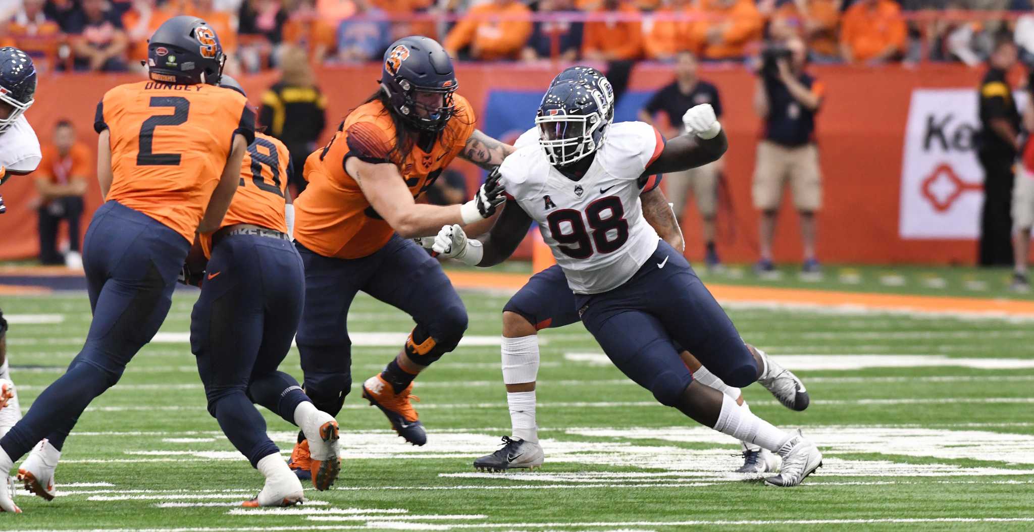 Canadian pipeline helps UConn land defensive lineman Lwal Uguak