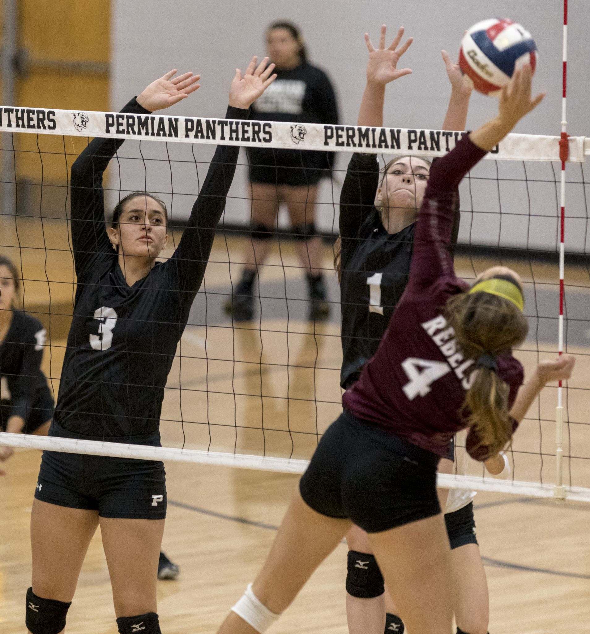 Permian volleyball verses Lee