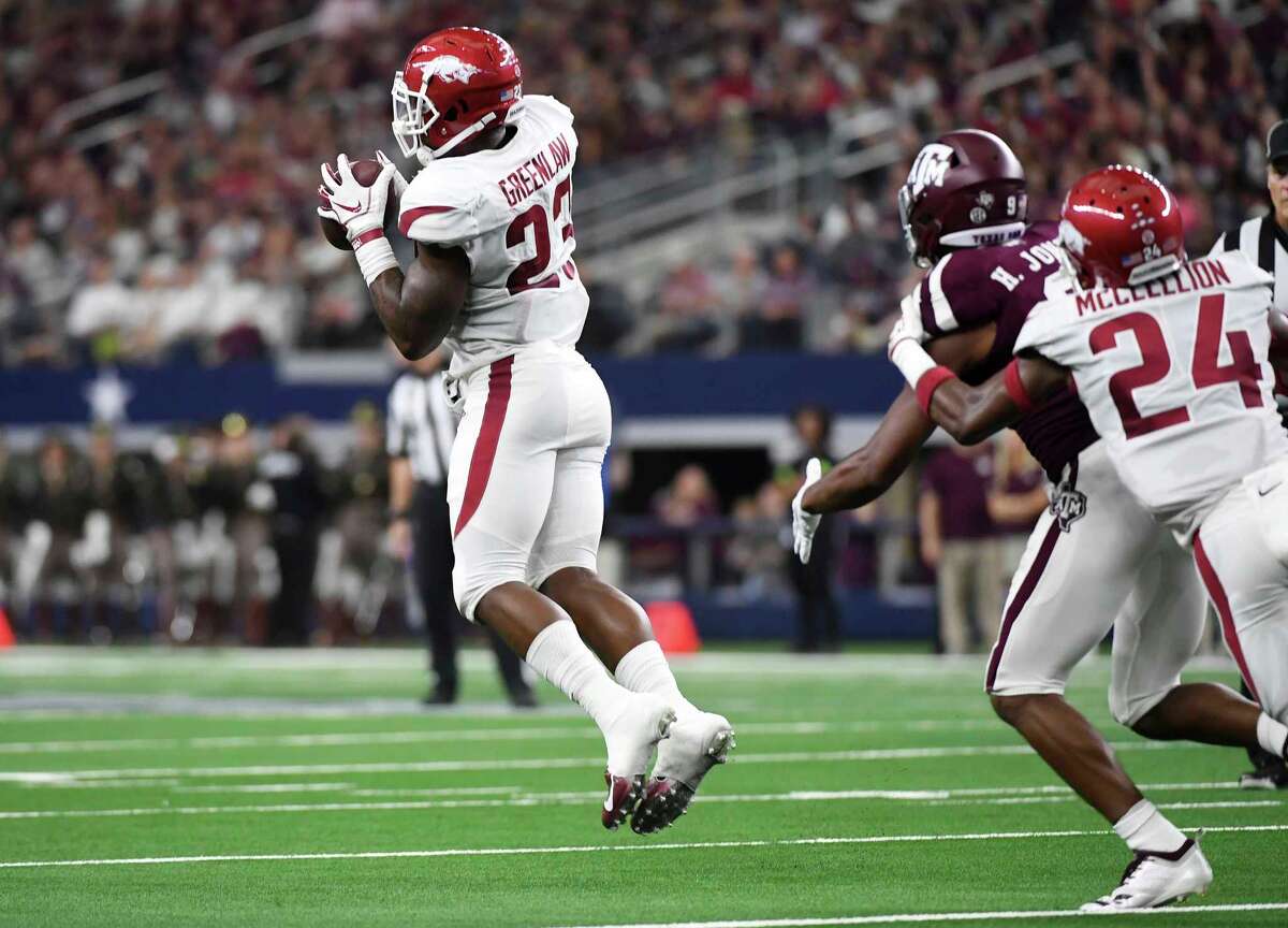 Arkansas LB Dre Greenlaw visiting Texans, 49ers, Seahawks, Cowboys
