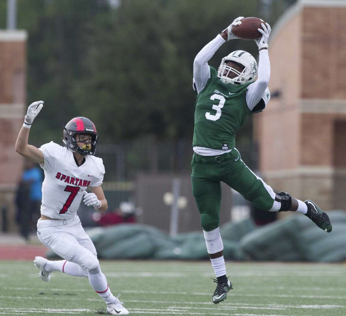 FOOTBALL: Kingwood Park stuns Porter with late touchdown drive