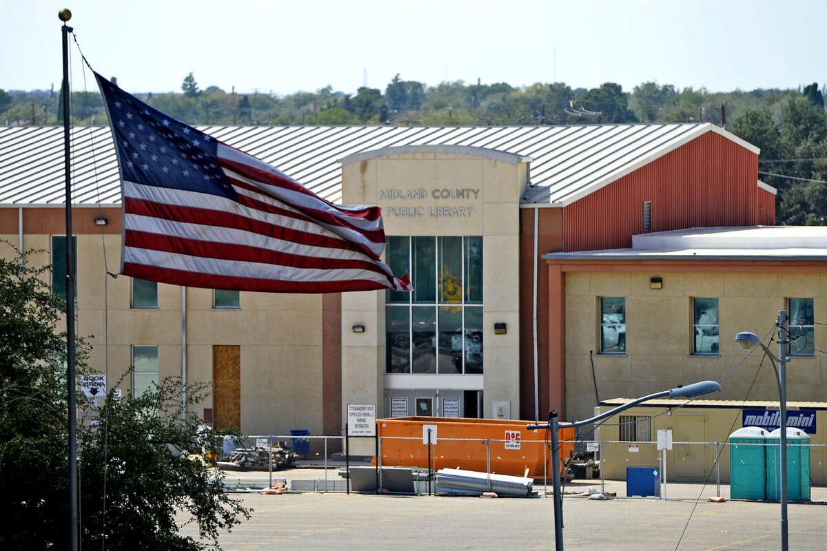 Renovated downtown library to be dedicated Thursday
