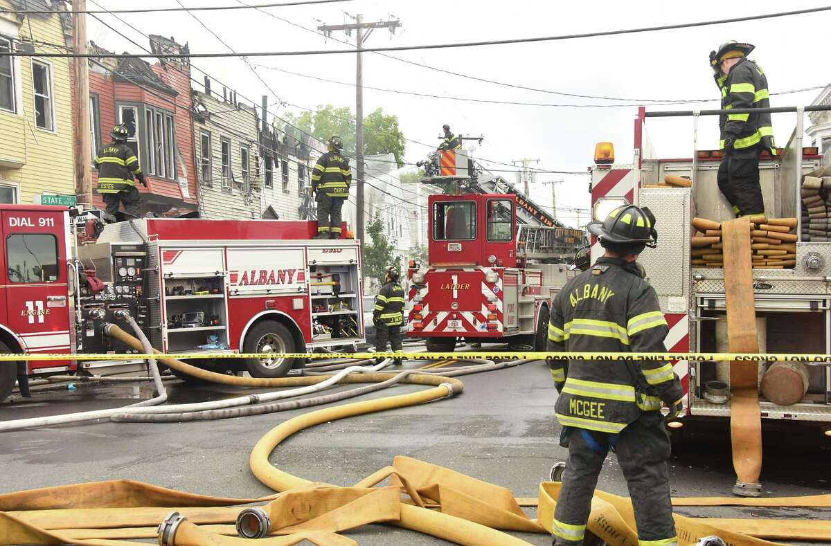 2 fires destroy a dozen buildings in Albany