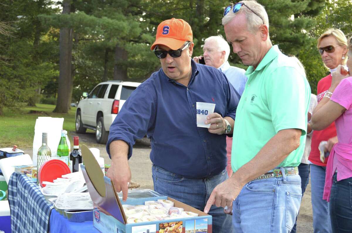 In Pictures / Celebrating Waveny with a tailgate