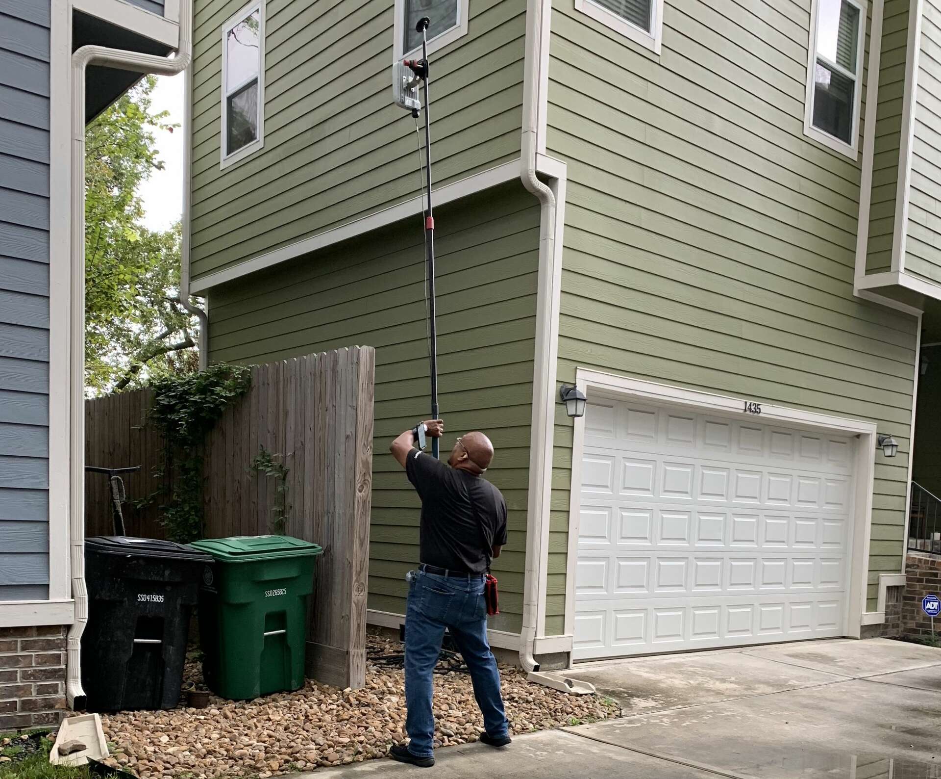 Houston couple gets first Verizon 5G broadband installation in the U.S.