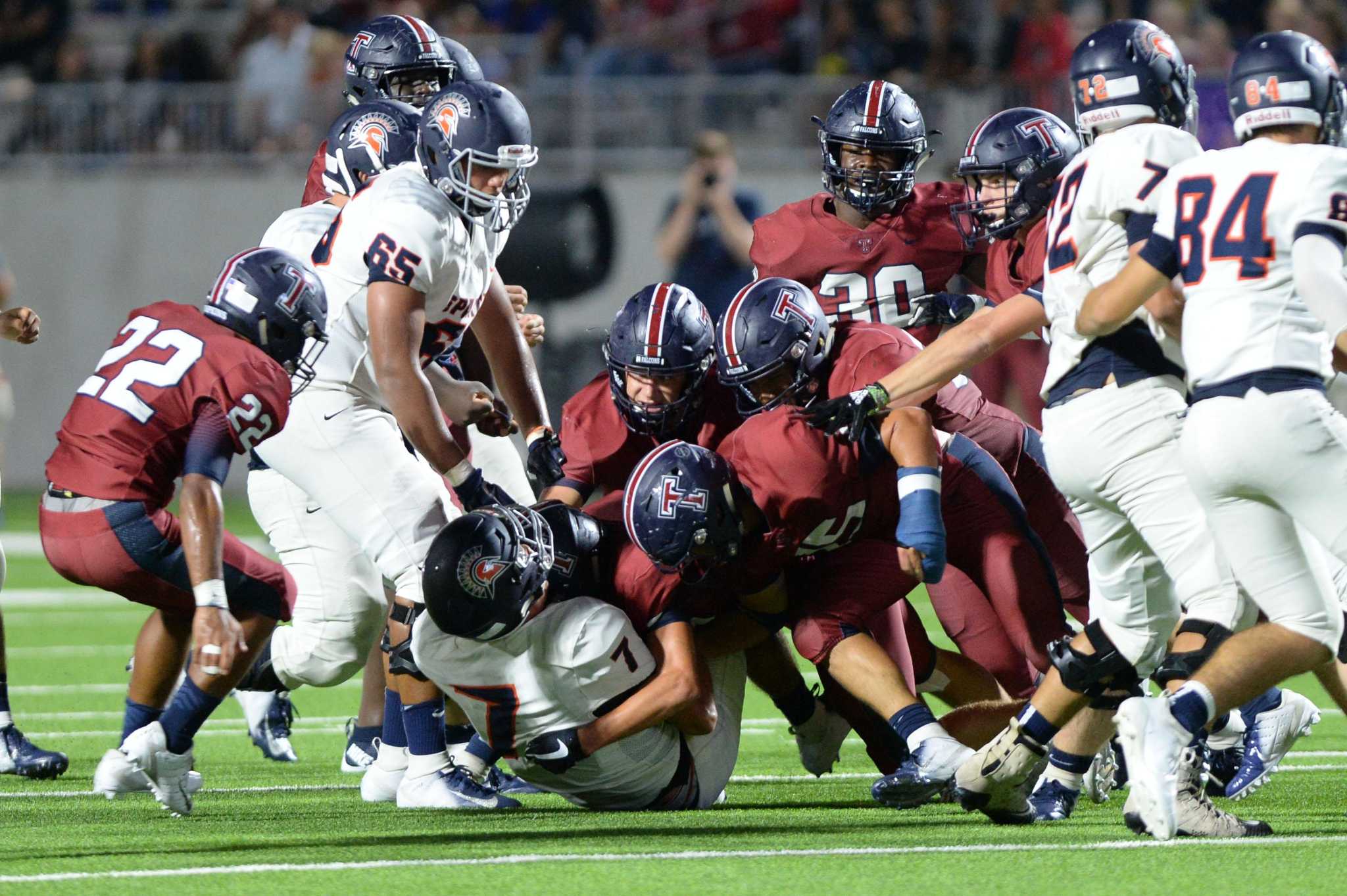 Defense, late touchdown keep Tompkins football undefeated