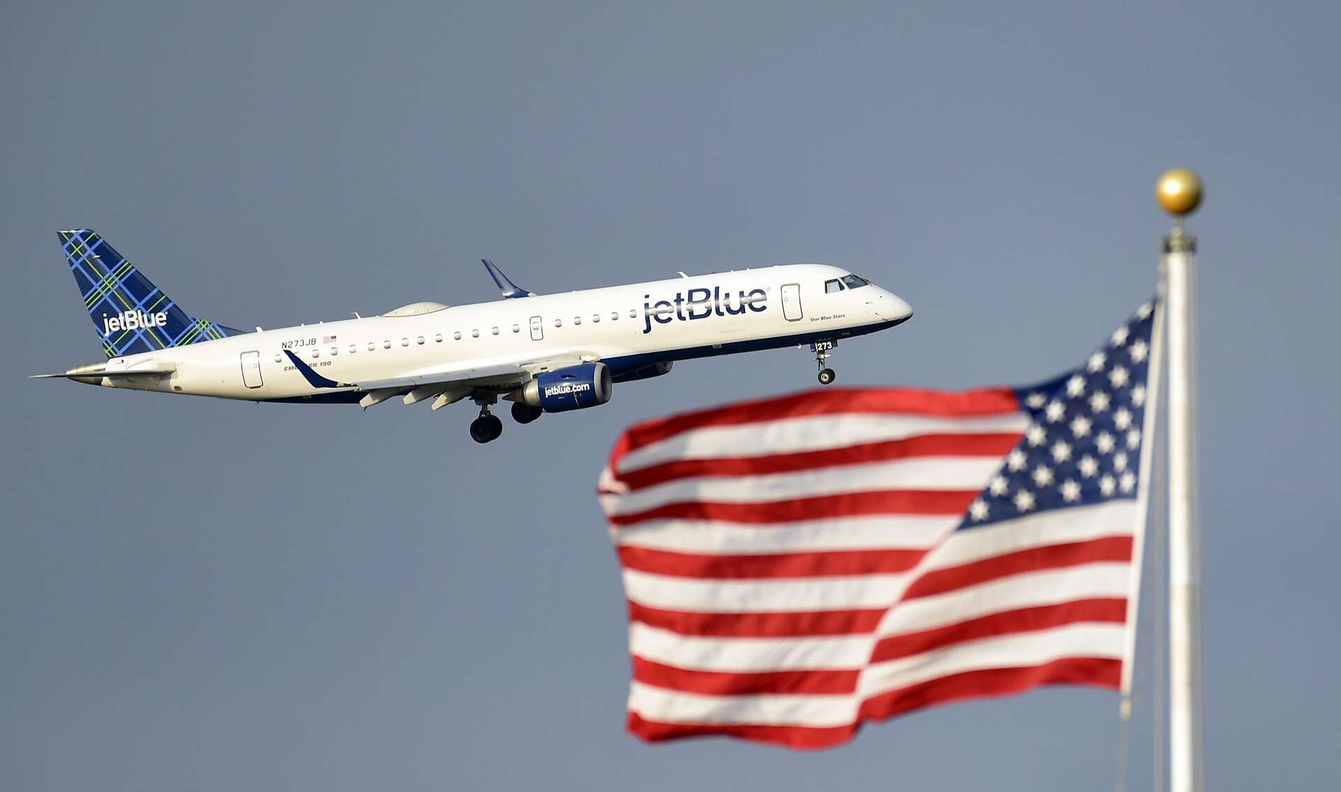 It’s official: JetBlue will fly to London