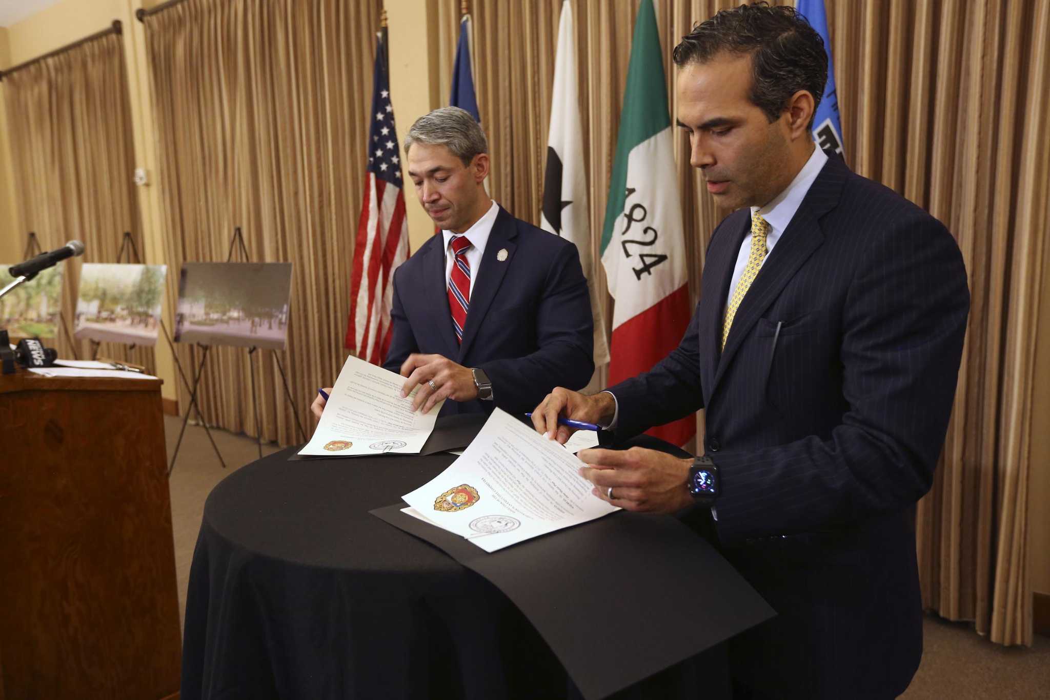 Mayor signs off on Alamo Plaza plan