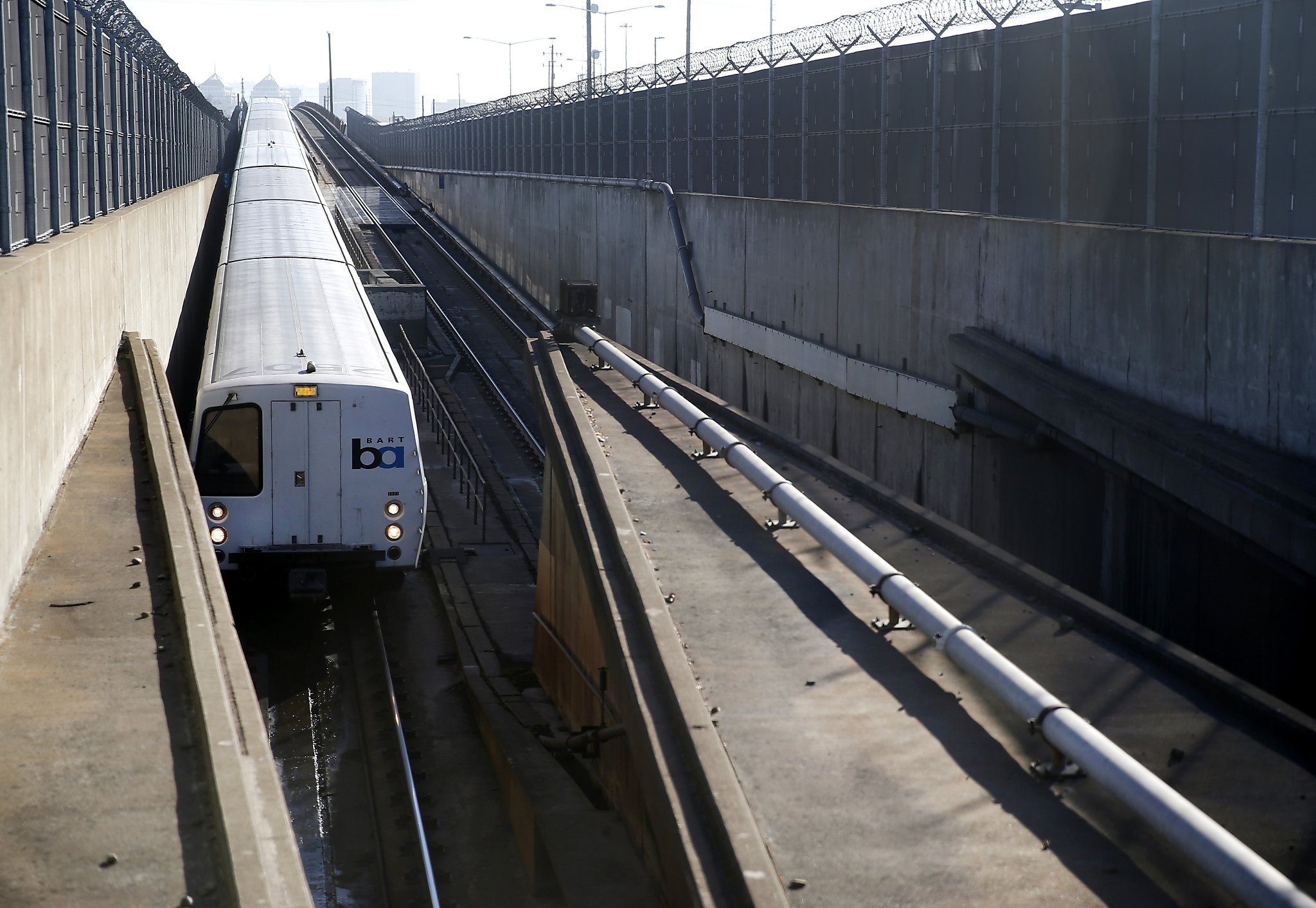BART recovering from major delays after obstruction on Transbay Tube track