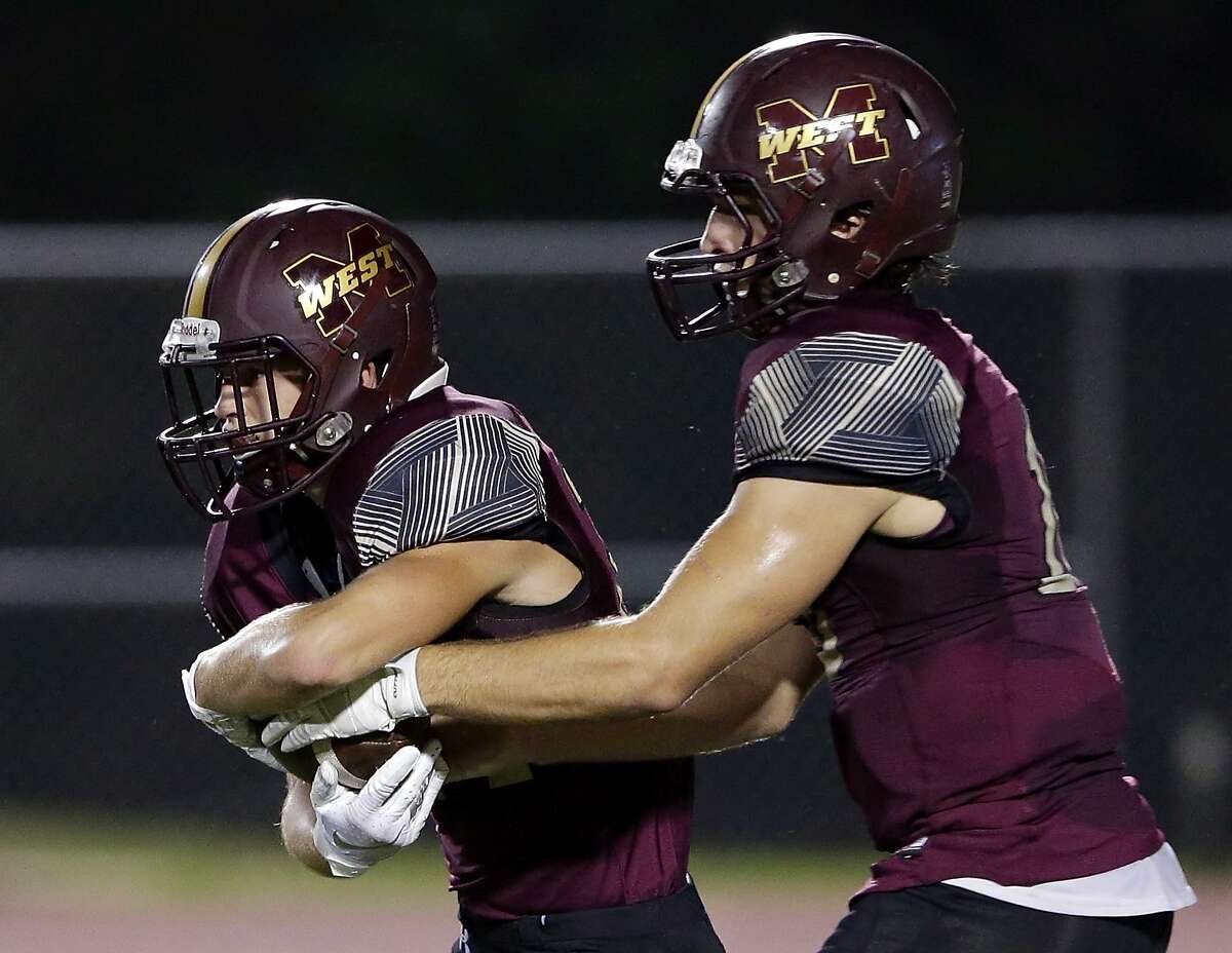 FOOTBALL: Magnolia West routs Willis as Matocha scores 7 TDs