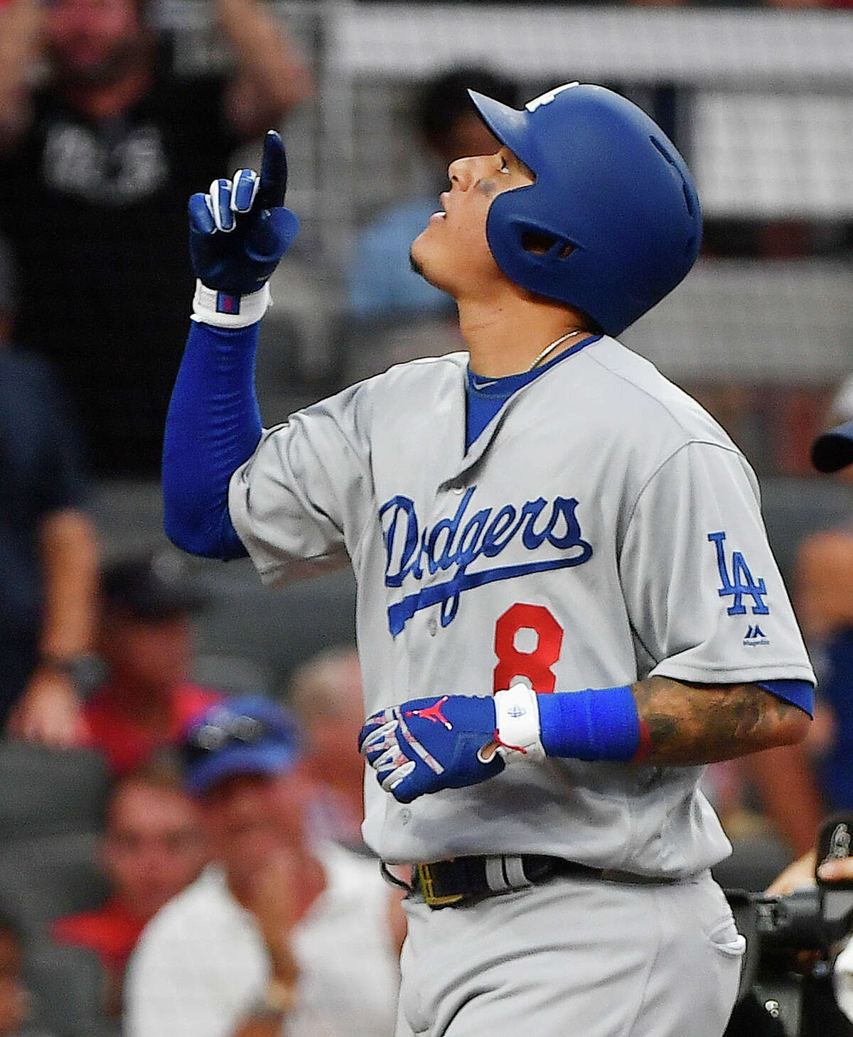 Machado hits big shot for L.A.