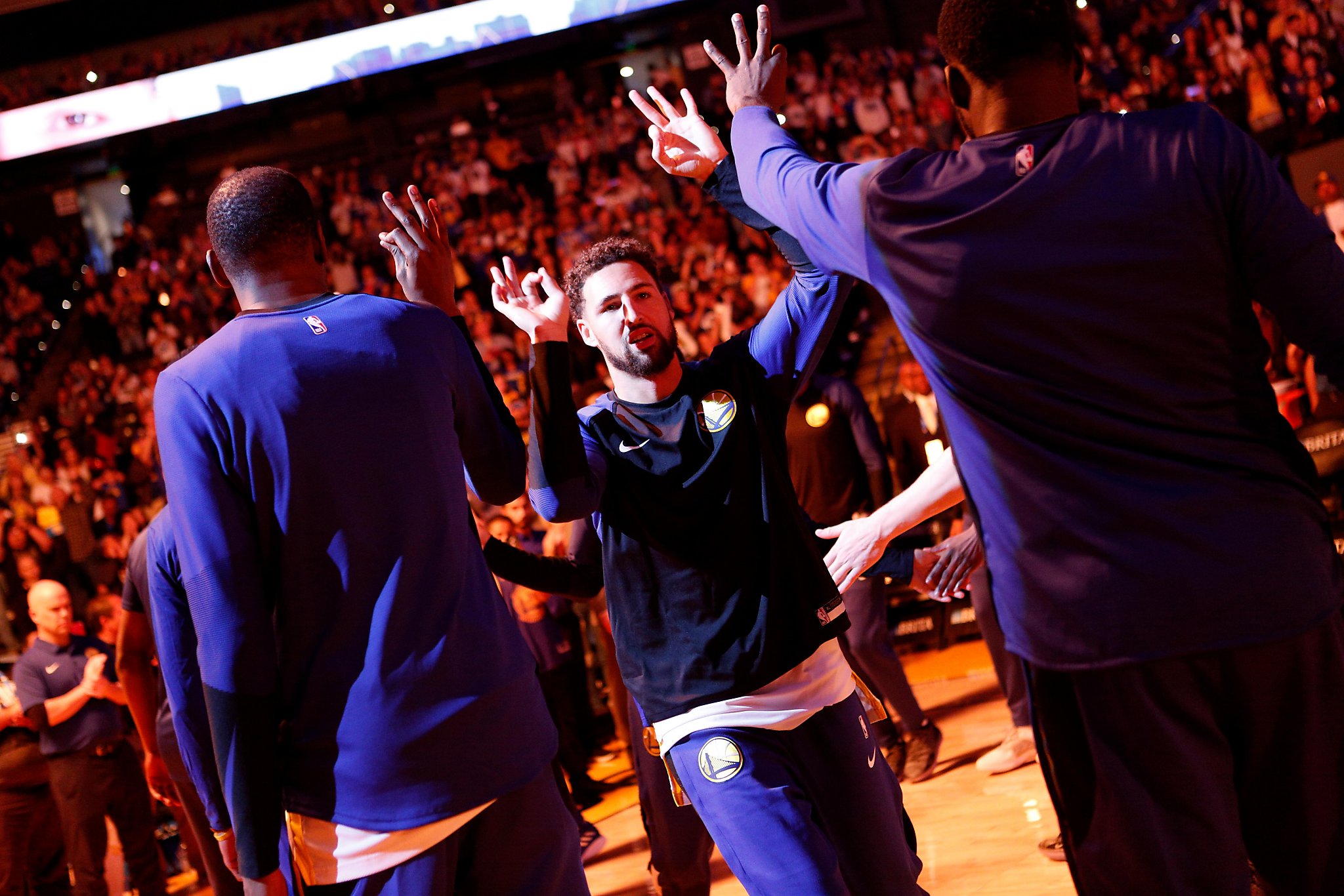 What Klay Thompson’s dunking spree says about him and the Warriors