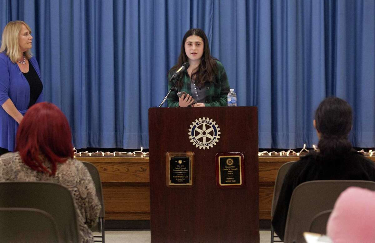 Vigil remembers victims, celebrates survivors of domestic violence