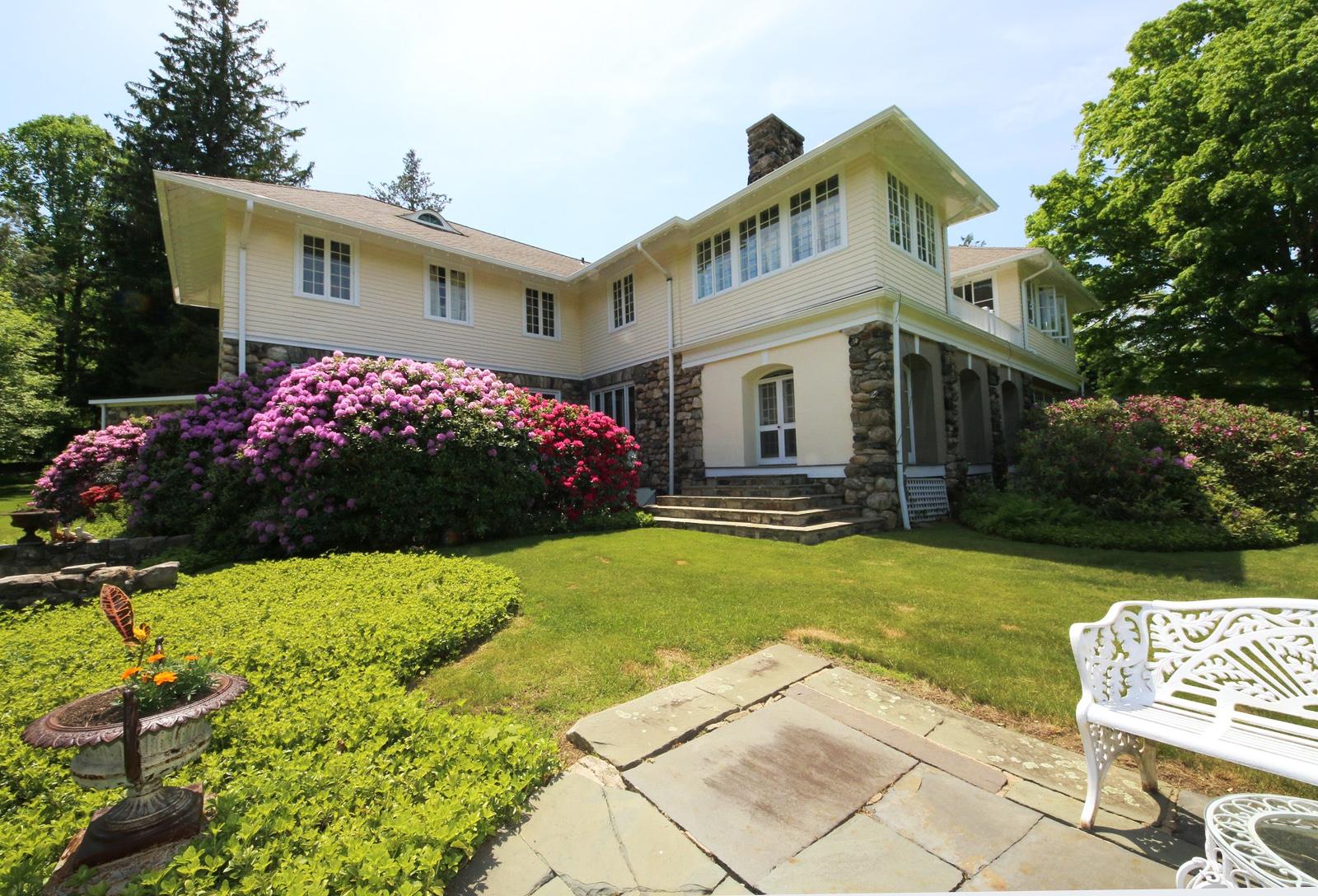 Historic Ridgefield home with Revolutionary heritage