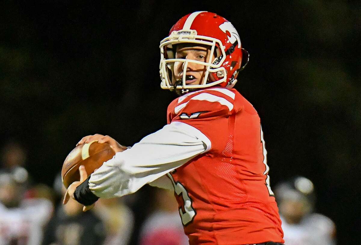 Offense kicks in, No. 5 Shelton tops Masuk