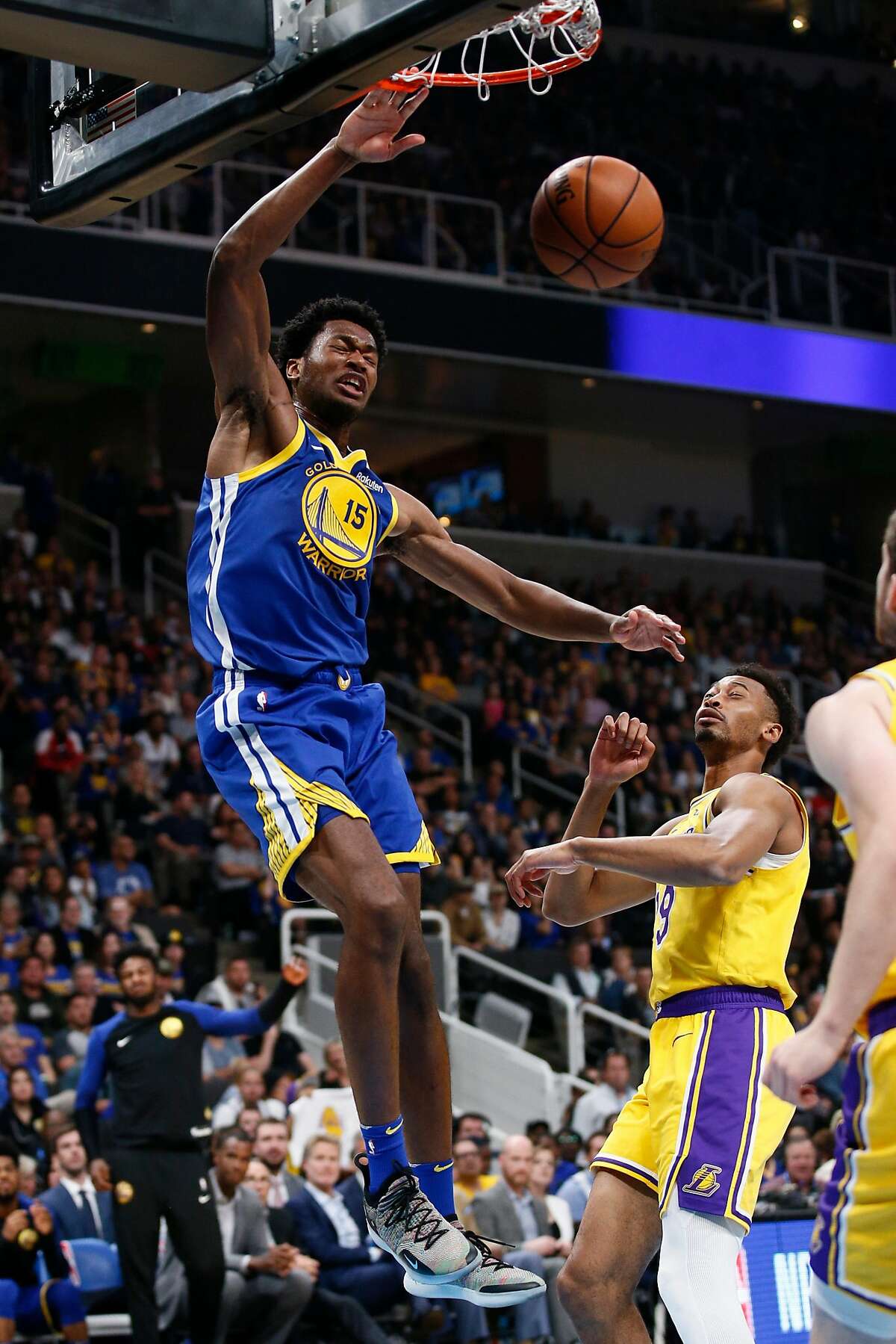 Damian Jones puts on a show in Warriors’ preseason loss to Lakers