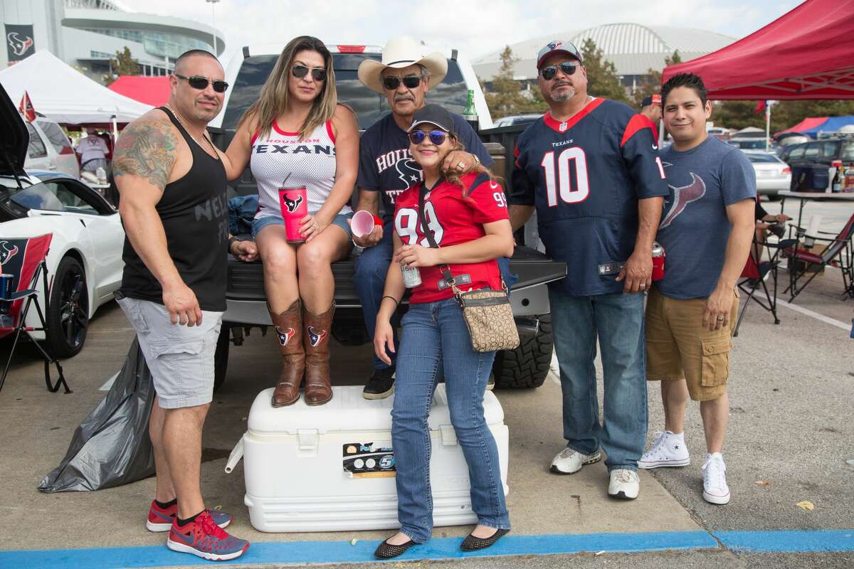 Texans fans enjoy tailgate experience before game against Bills