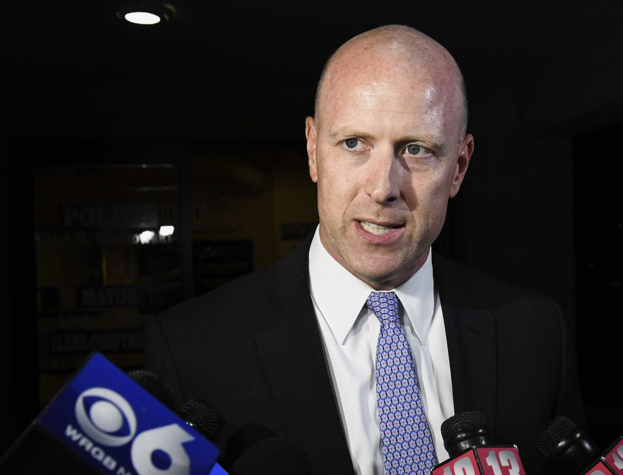 High-profile lawyer joins limo owner's defense team