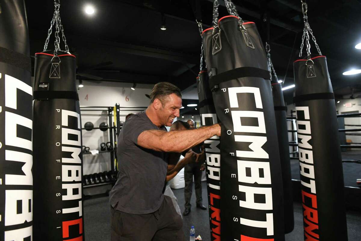 Former boxing champion Lou Savarese opens gym in West University Place