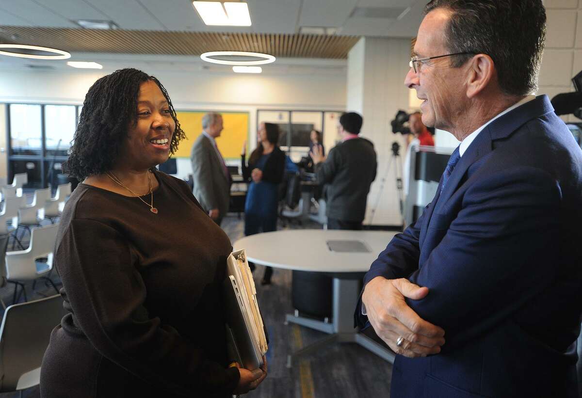 Bridgeport music teacher wins top state teaching award