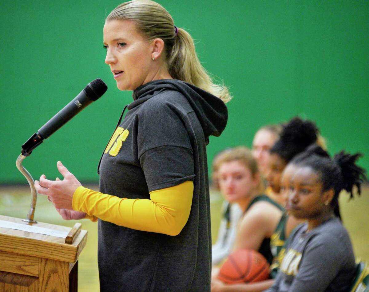 Siena women's senior duo bring New York City attitude