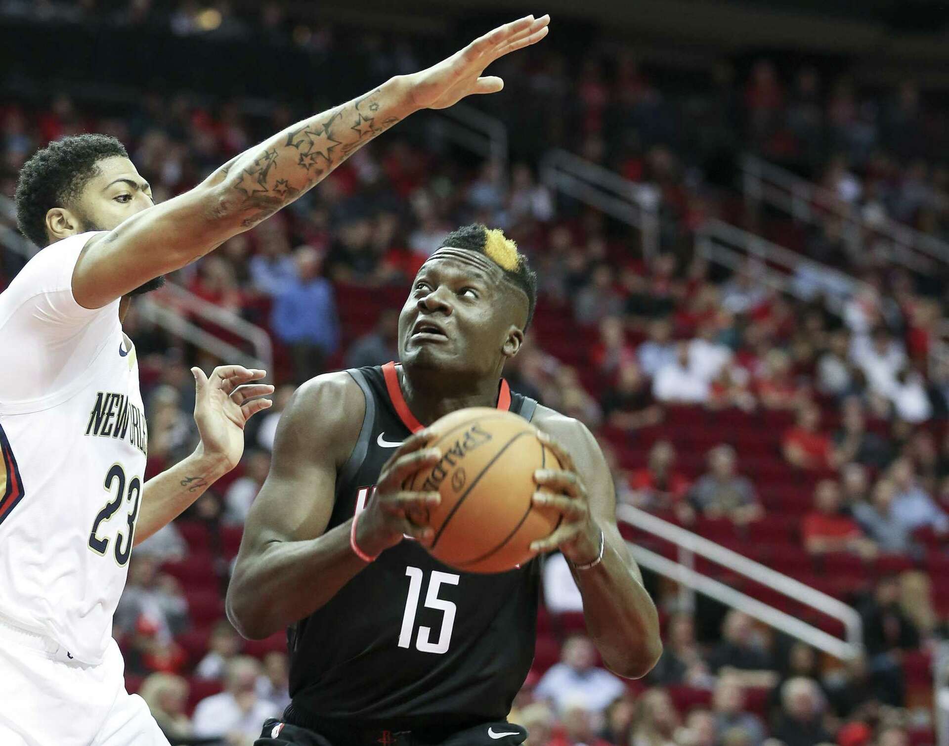 Rockets' Chris Paul surprises rookie Gary Clark with a new Mercedes