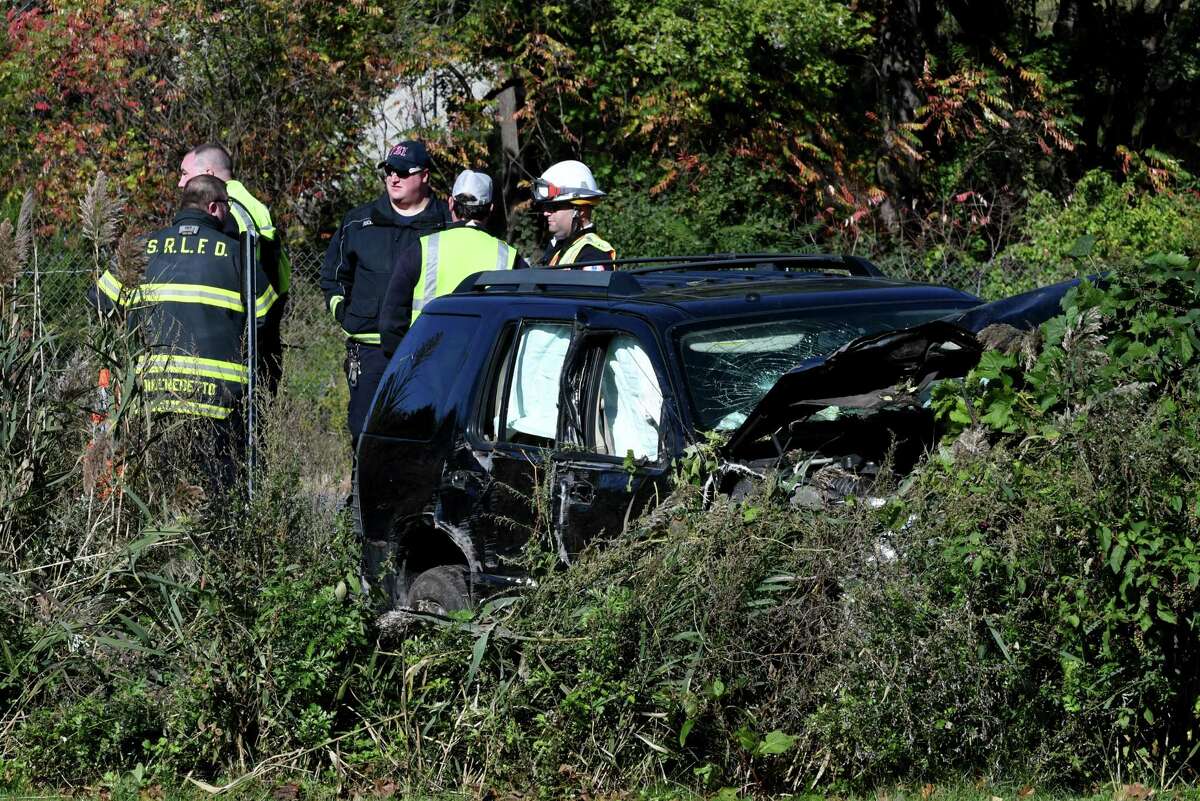 Crash ties up Wolf Road traffic