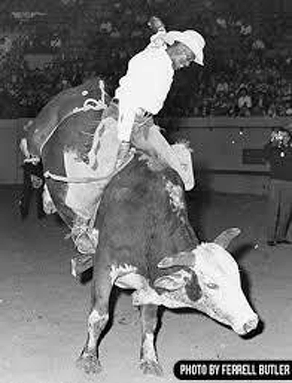 Conroe Bull Mania to honor living legend Myrtis Dightman, Jr. Saturday