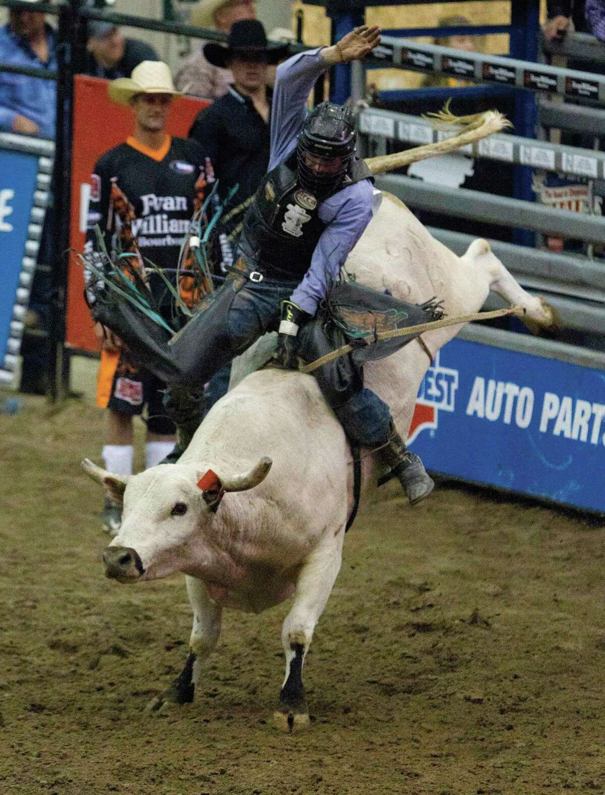 Conroe Bull Mania to honor living legend Myrtis Dightman, Jr. Saturday