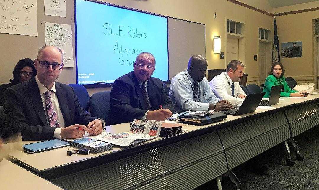 Transit officials get earful from Shoreline commuters