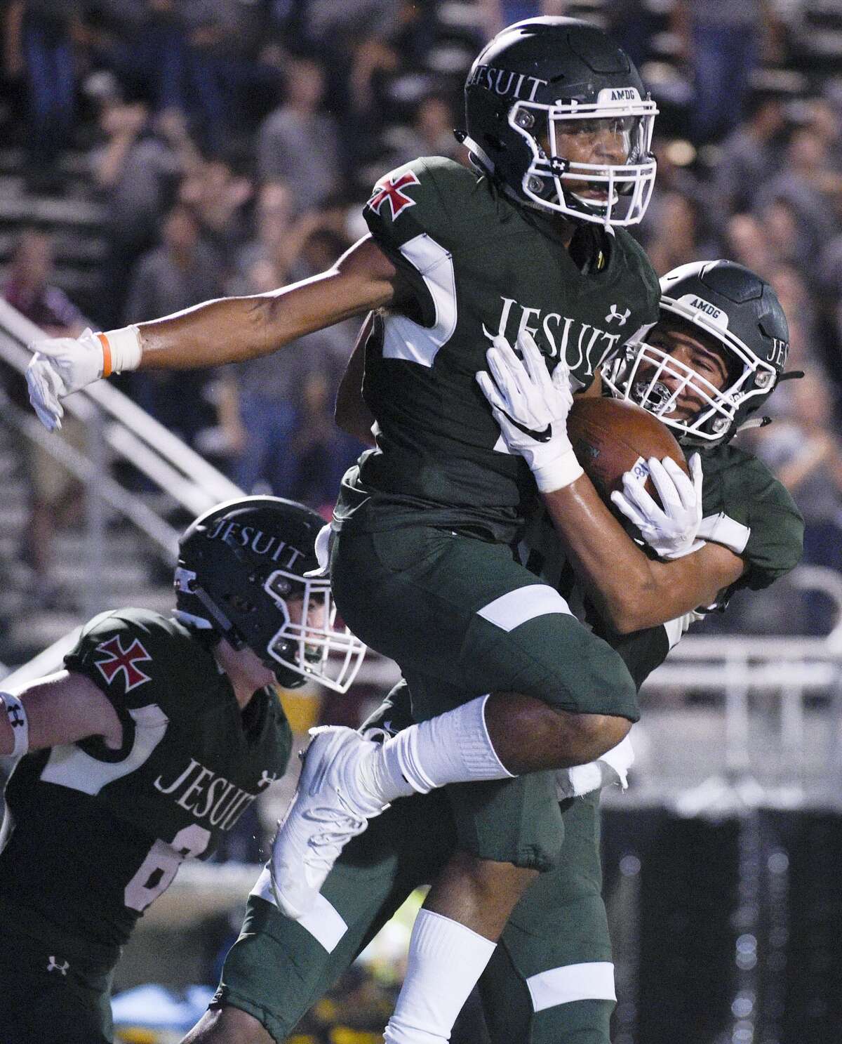 Pearland comes from behind against Strake Jesuit to remain unbeaten