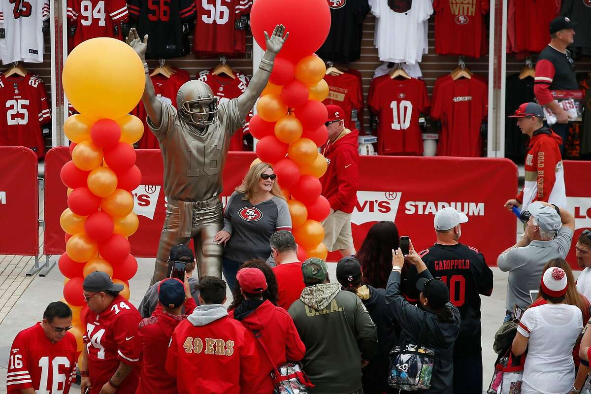 Emotions flow as 49ers unveil Joe Montana, Dwight Clark statues