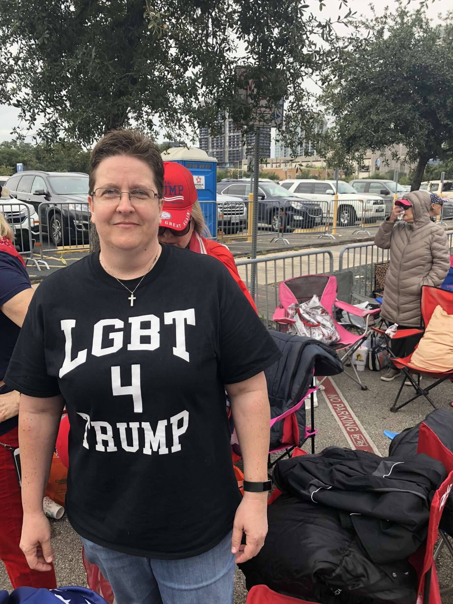 Trump supporters poke fun at liberals with conservative gear at Houston ...