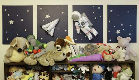 7 tips for decorating with shallow pockets