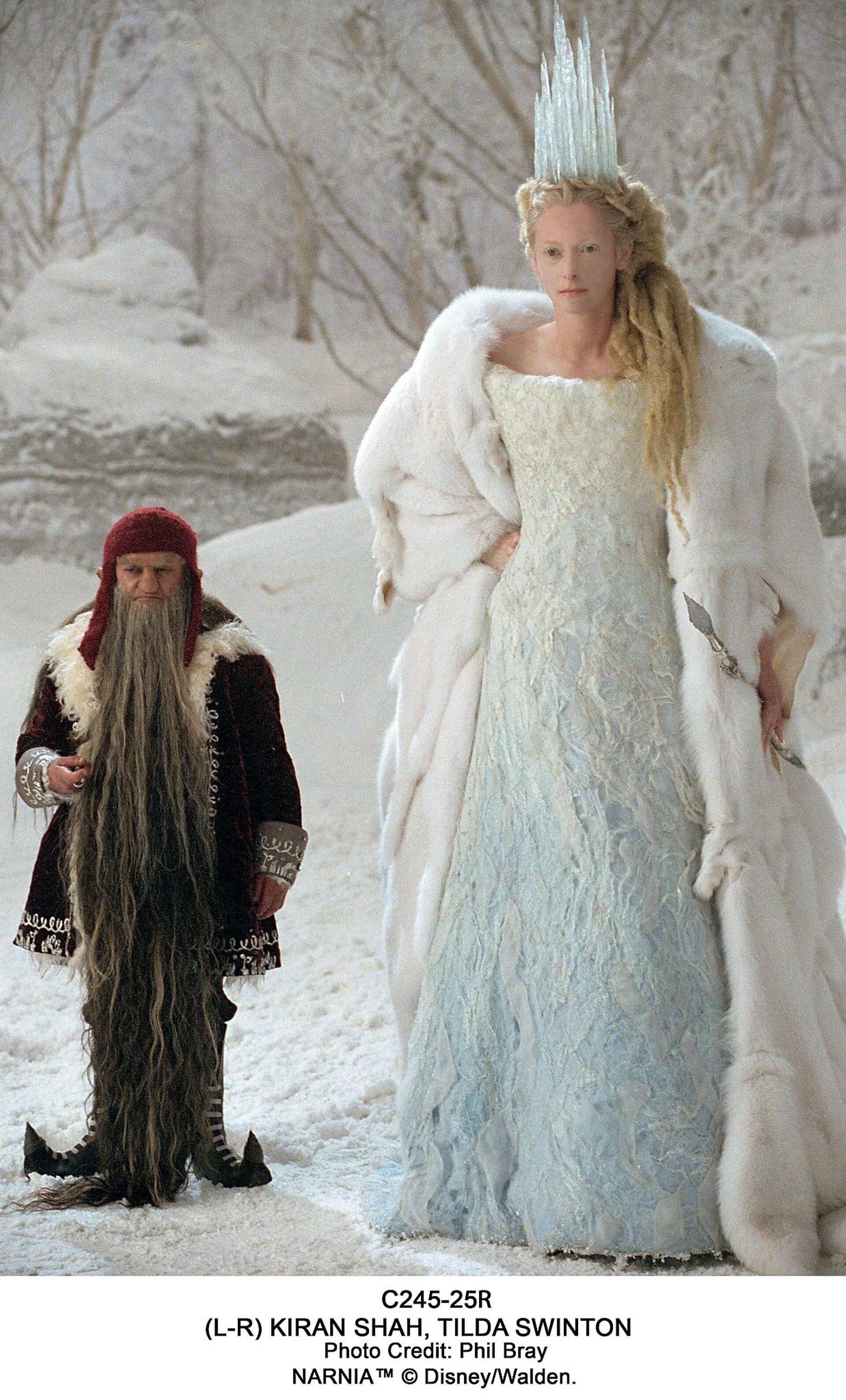 Sabrina and 14 other chilling fashion witches in pop culture