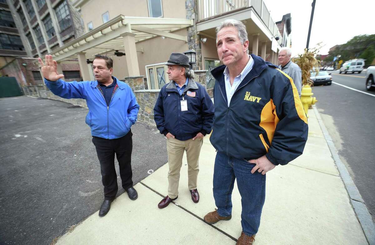 ‘Blue-collar’ Corey tours Valley in Senate bid